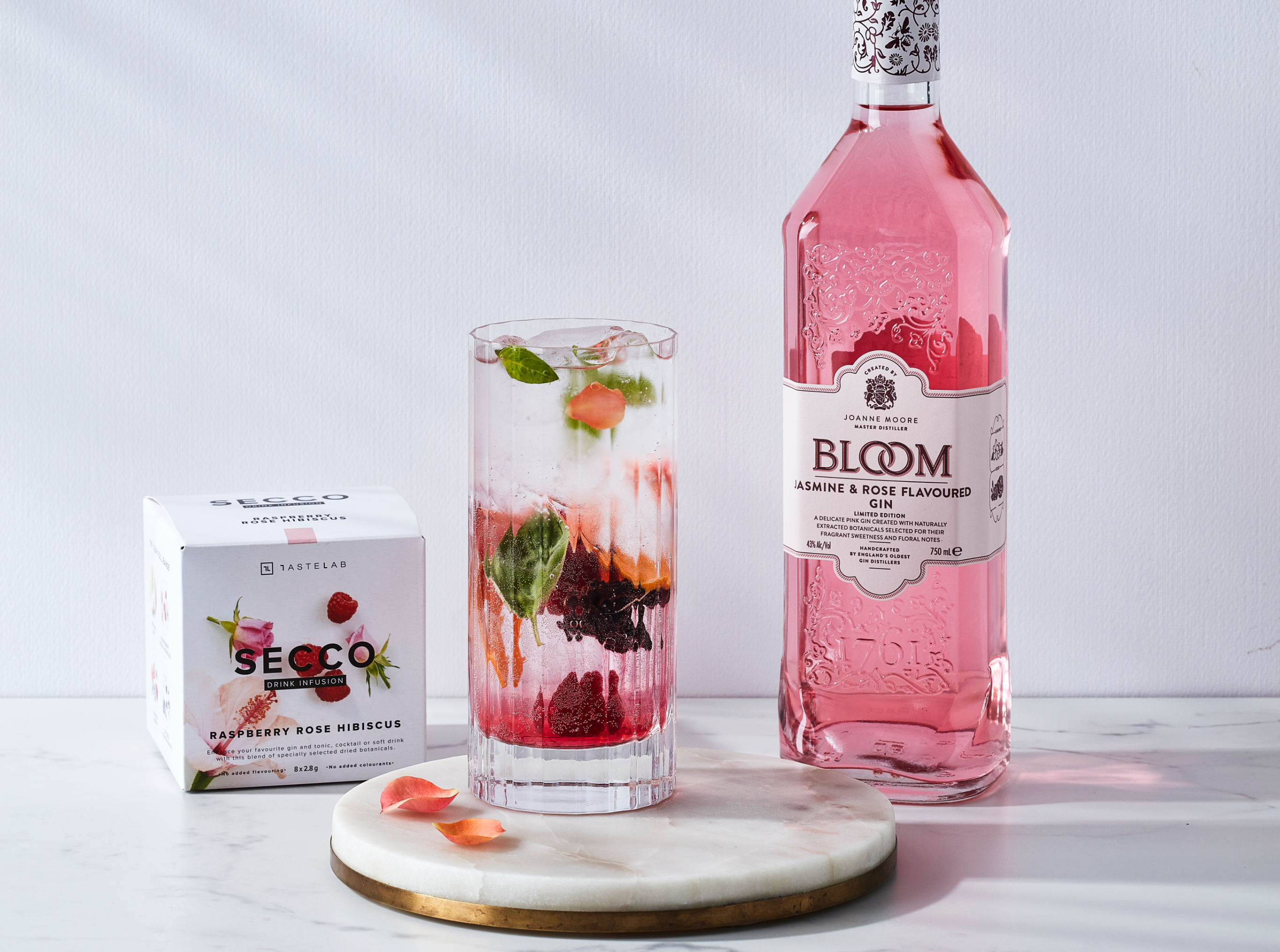 Valentines Day GIn & Tonic Cocktail | Secco USA – Secco Drink Infusion